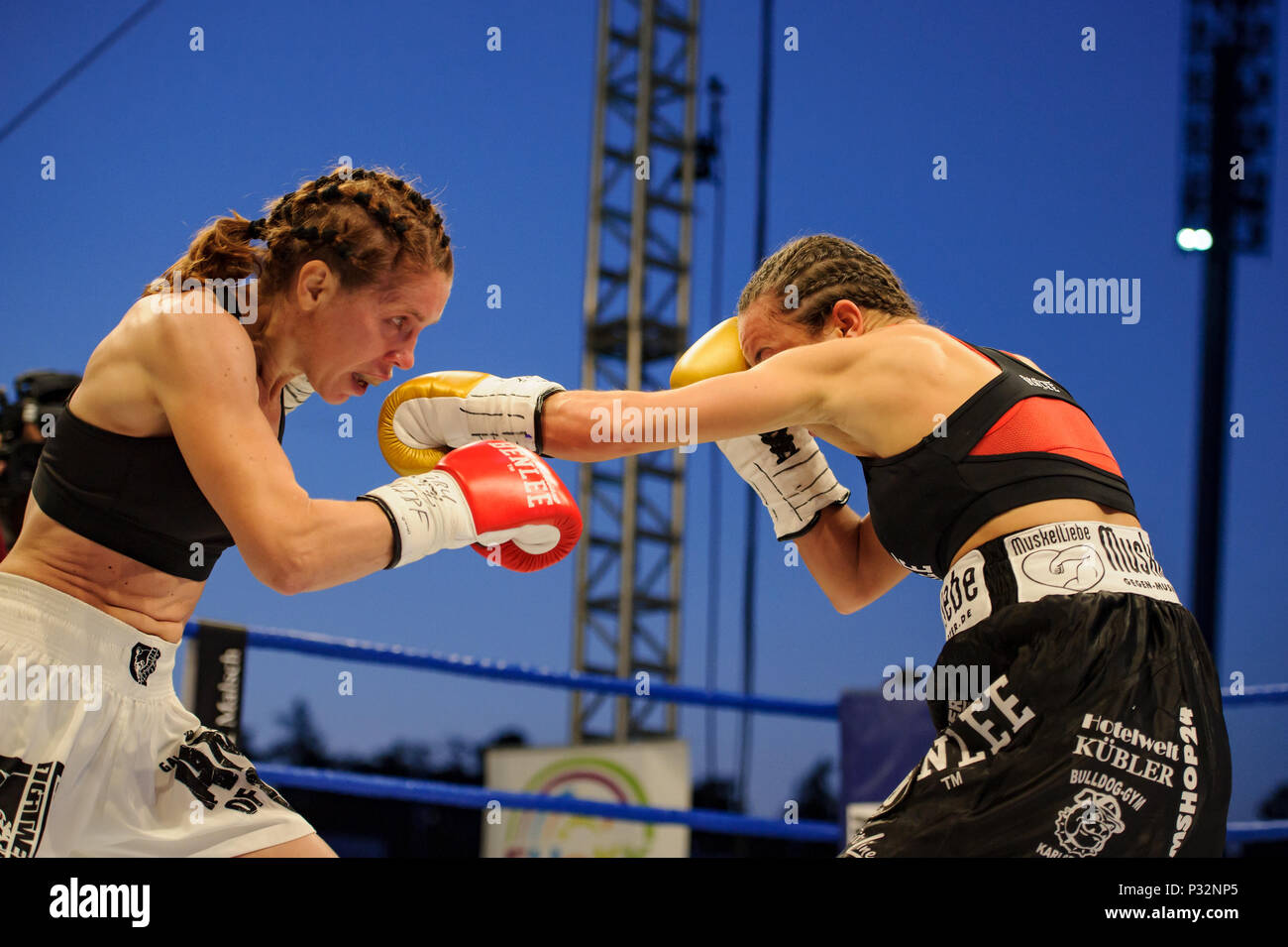Karlsruhe, Deutschland. 16th June, 2018. Sarah Bormann (black pants ...