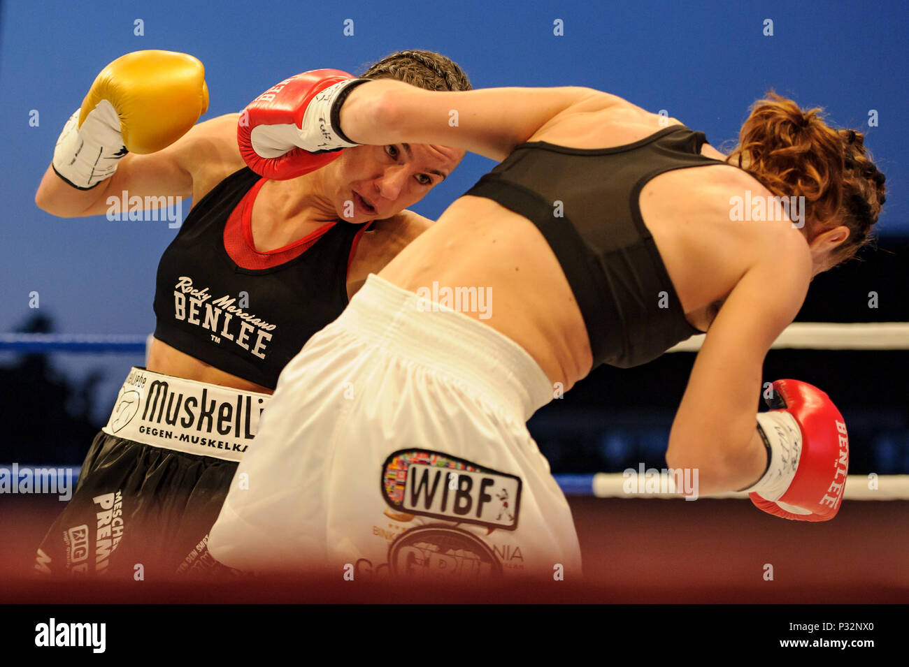 Karlsruhe, Deutschland. 16th June, 2018. Sarah Bormann (black pants ...