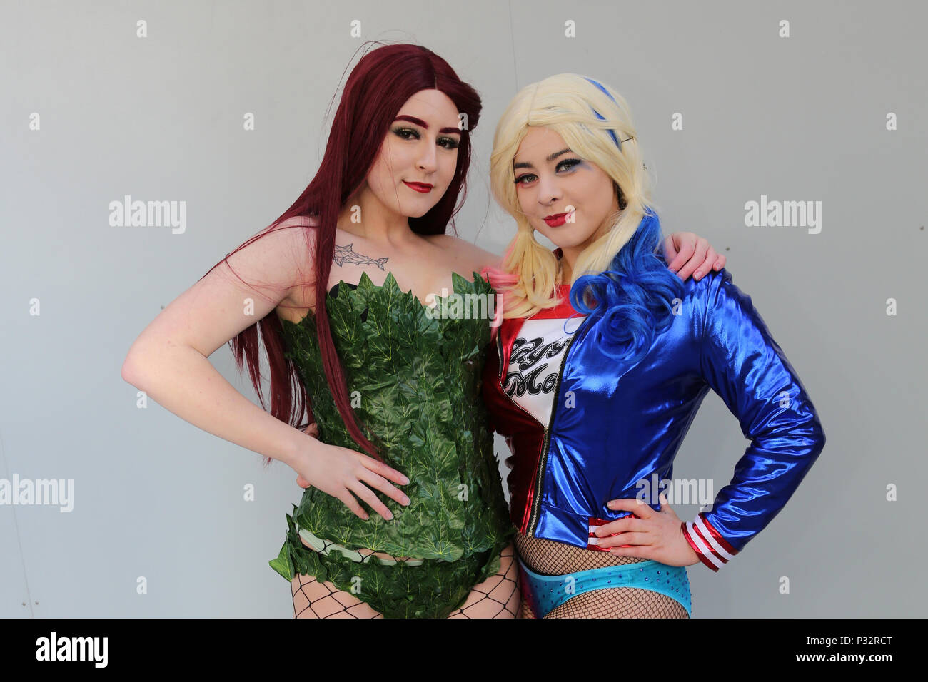 Australian fans dress up hi-res stock photography and images - Alamy