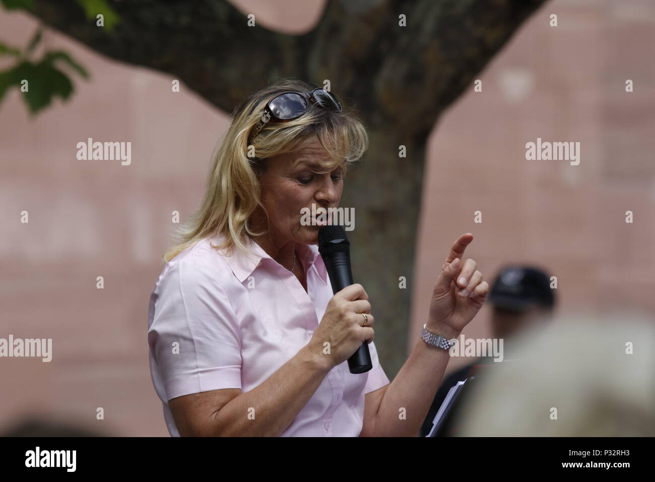 Frankfurt, Germany. 17th June 2018. Heidi Mund addresses the rally ...