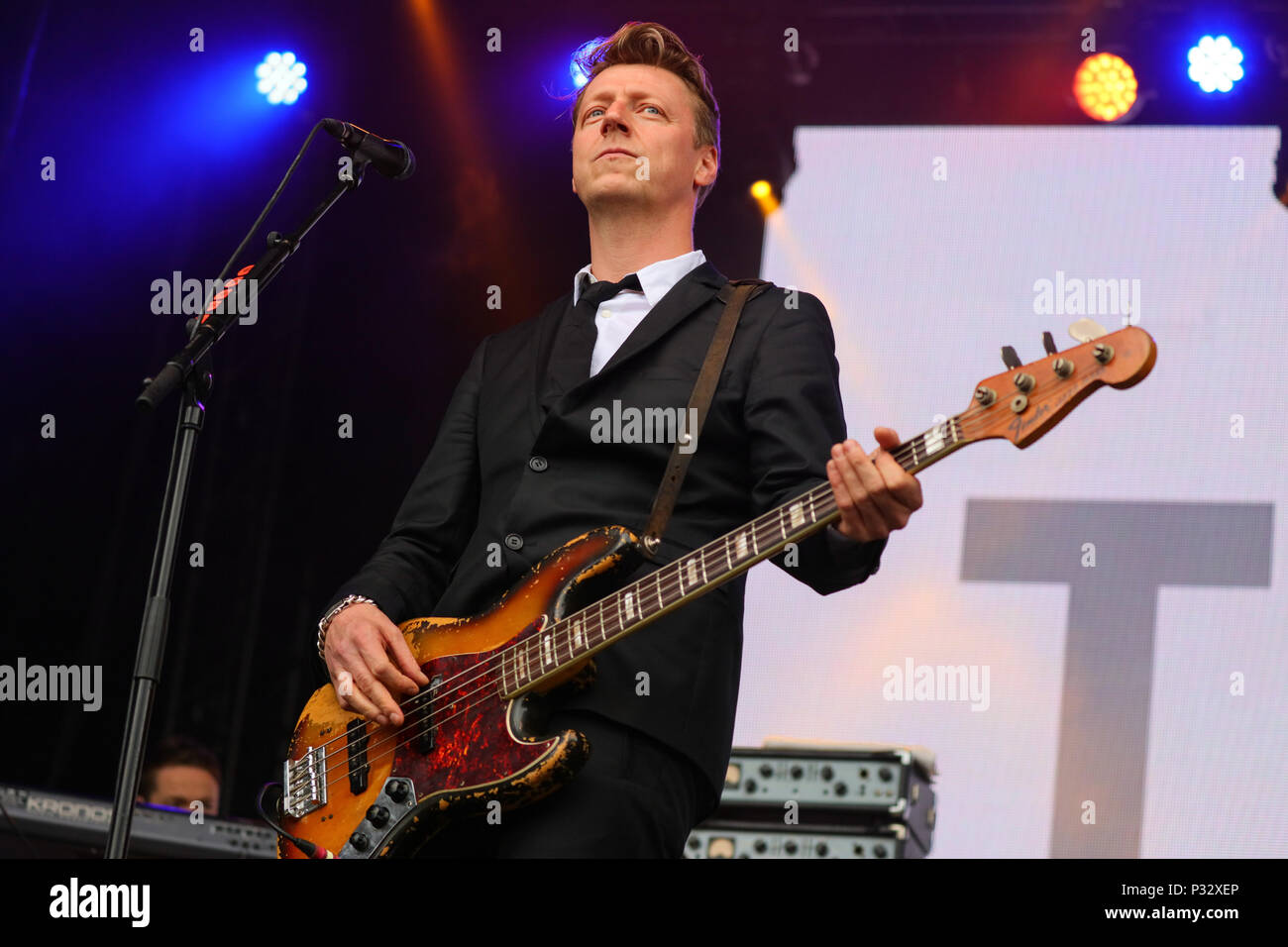 Travis dougie payne hi-res stock photography and images - Alamy