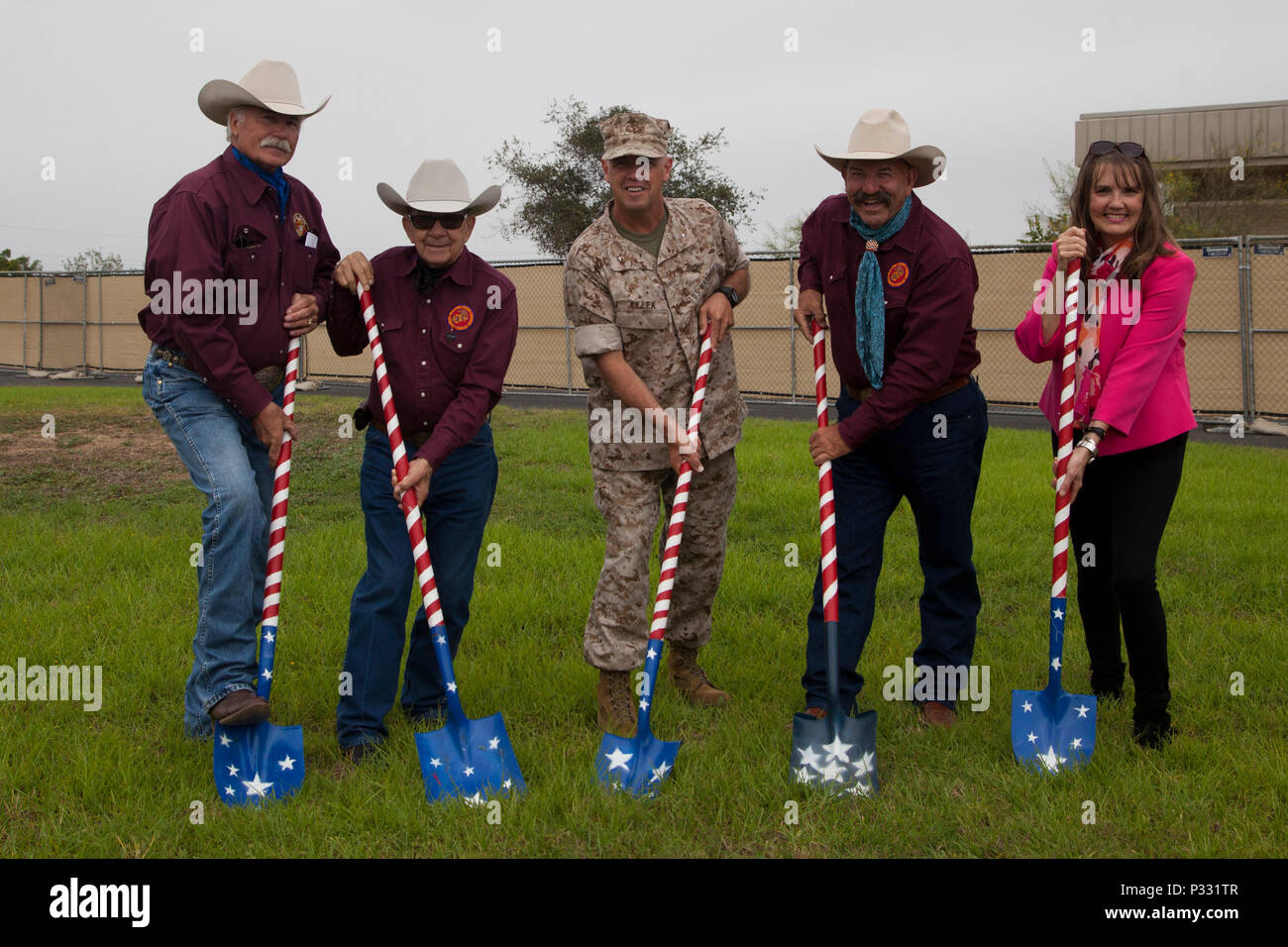 From left, Charles Dacus, Lynn Mattocks, Brig. Gen. Kevin J. Killea ...