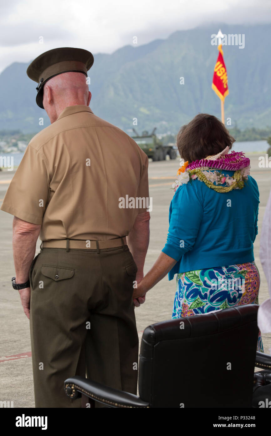 Wife of lt gen john a toolan hi-res stock photography and images - Alamy
