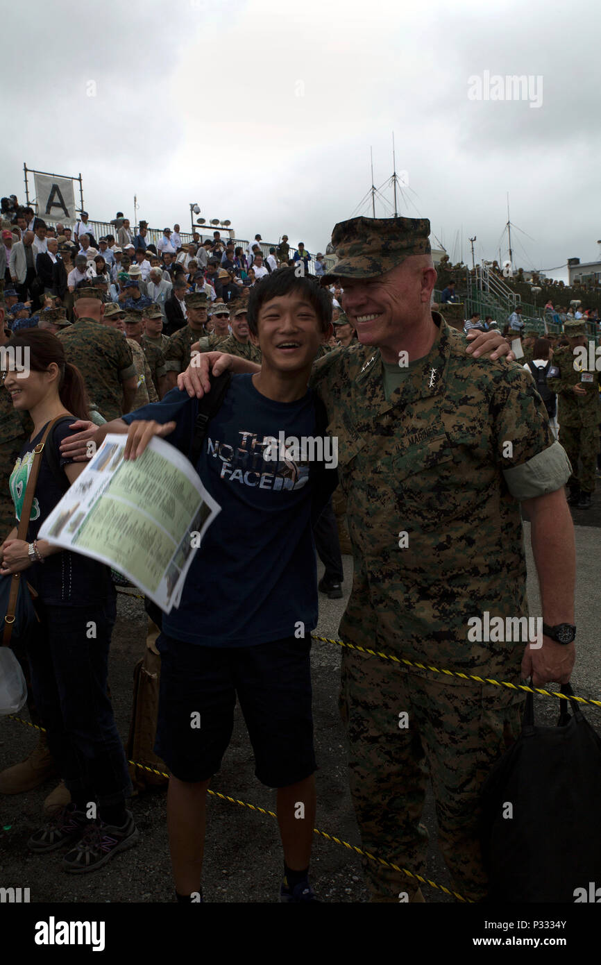 Lt Gen Larry Nicholson Stock Photos & Lt Gen Larry Nicholson Stock ...