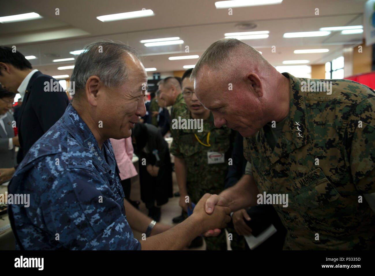 Lt gen larry nicholson hi-res stock photography and images - Alamy