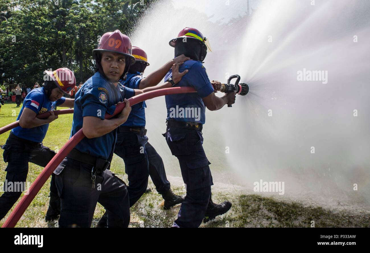 Mass casualty field triage hi-res stock photography and images - Alamy
