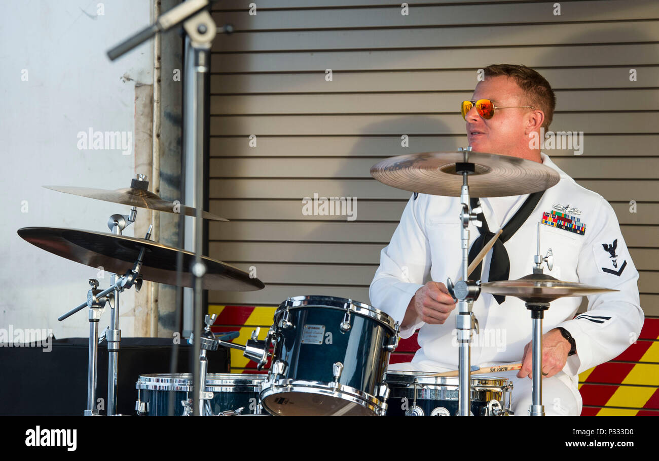 Jason andrews hi-res stock photography and images - Alamy