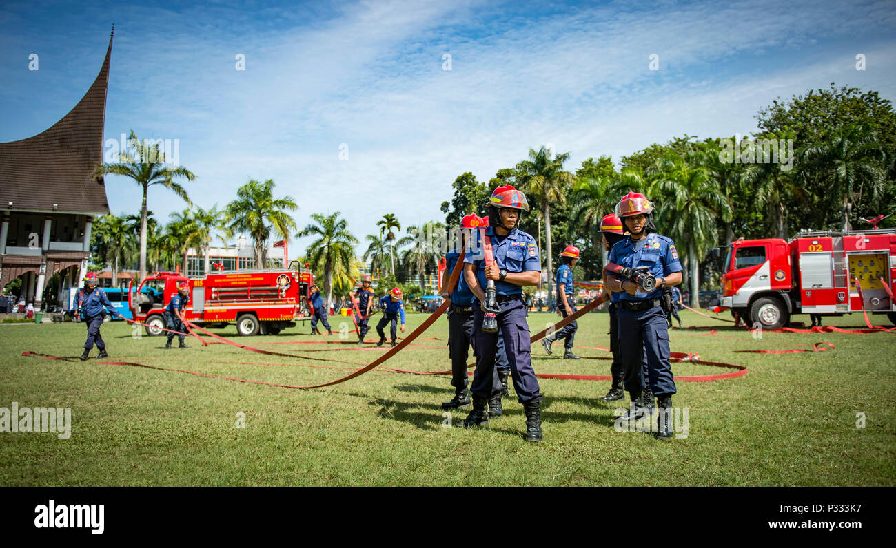 Firefighting in indonesia hi-res stock photography and images - Alamy