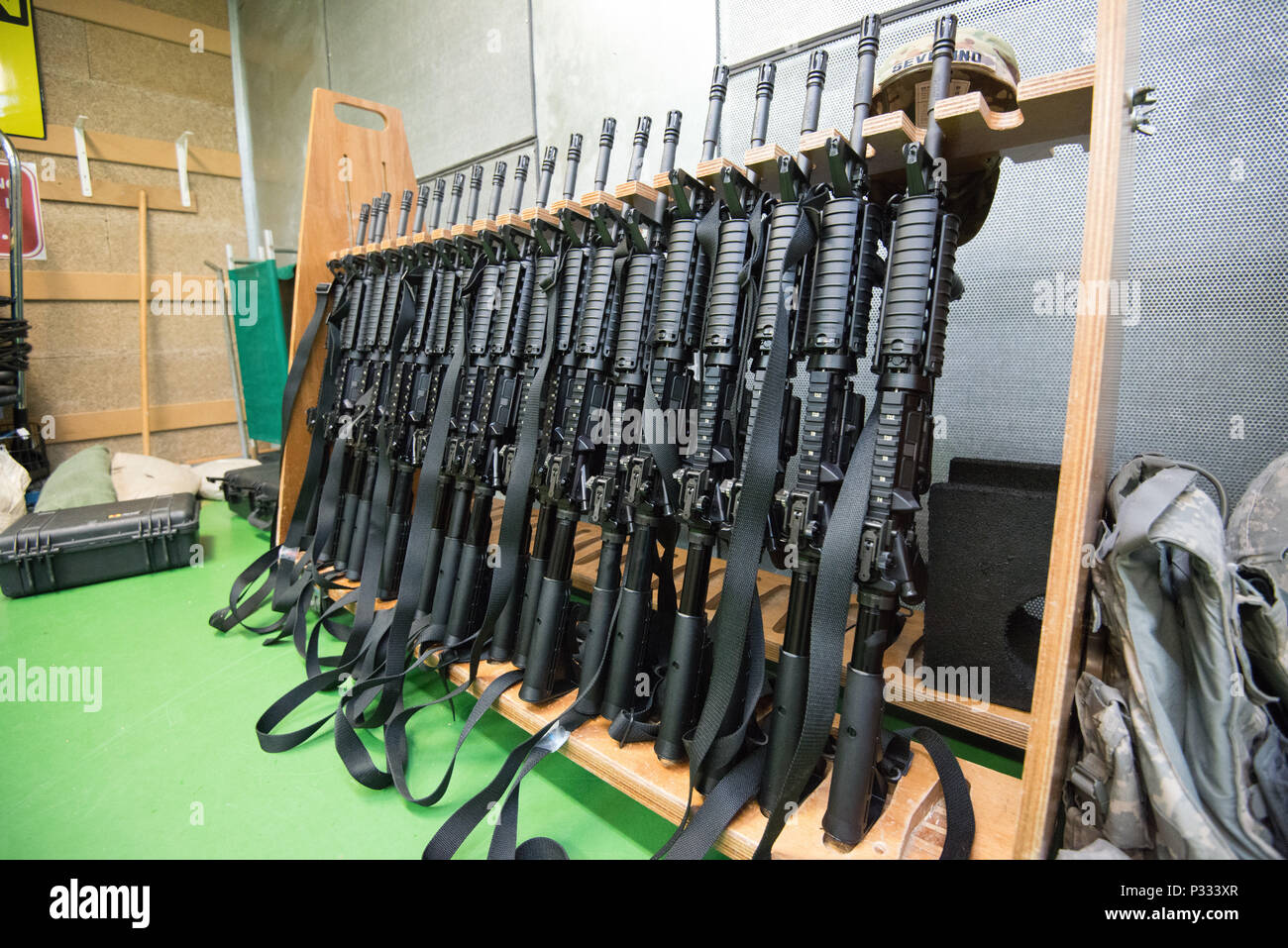 M4 m4a1 qualification range hi-res stock photography and images - Alamy