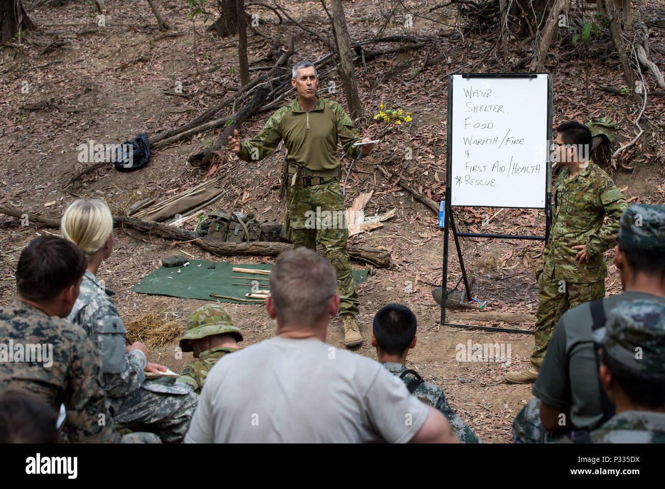 Australian army training hi-res stock photography and images - Alamy