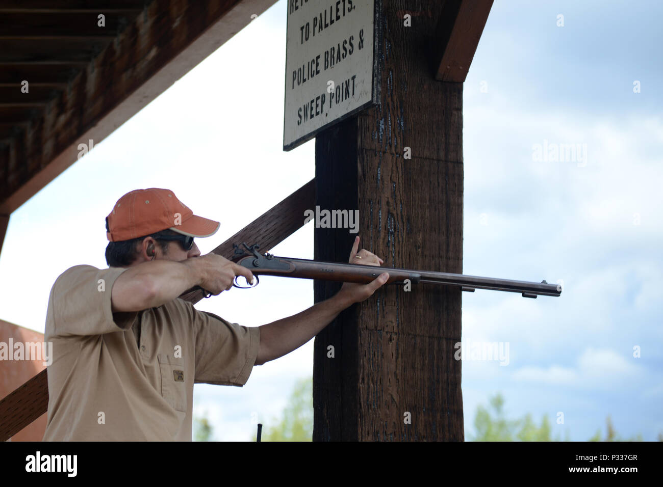 Air rifle drawing hi-res stock photography and images - Alamy