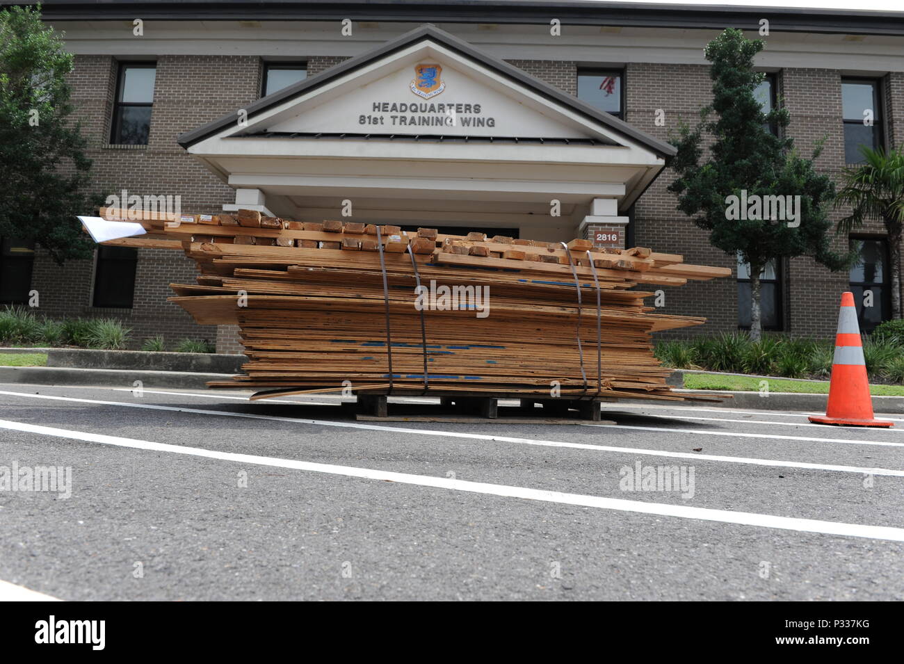 Boarding windows u s hi-res stock photography and images - Alamy