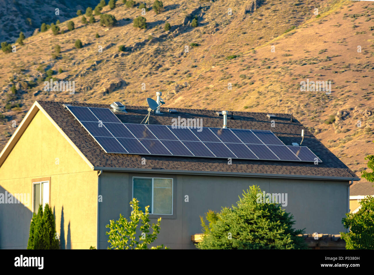 Casa panel solar hi-res stock photography and images - Alamy