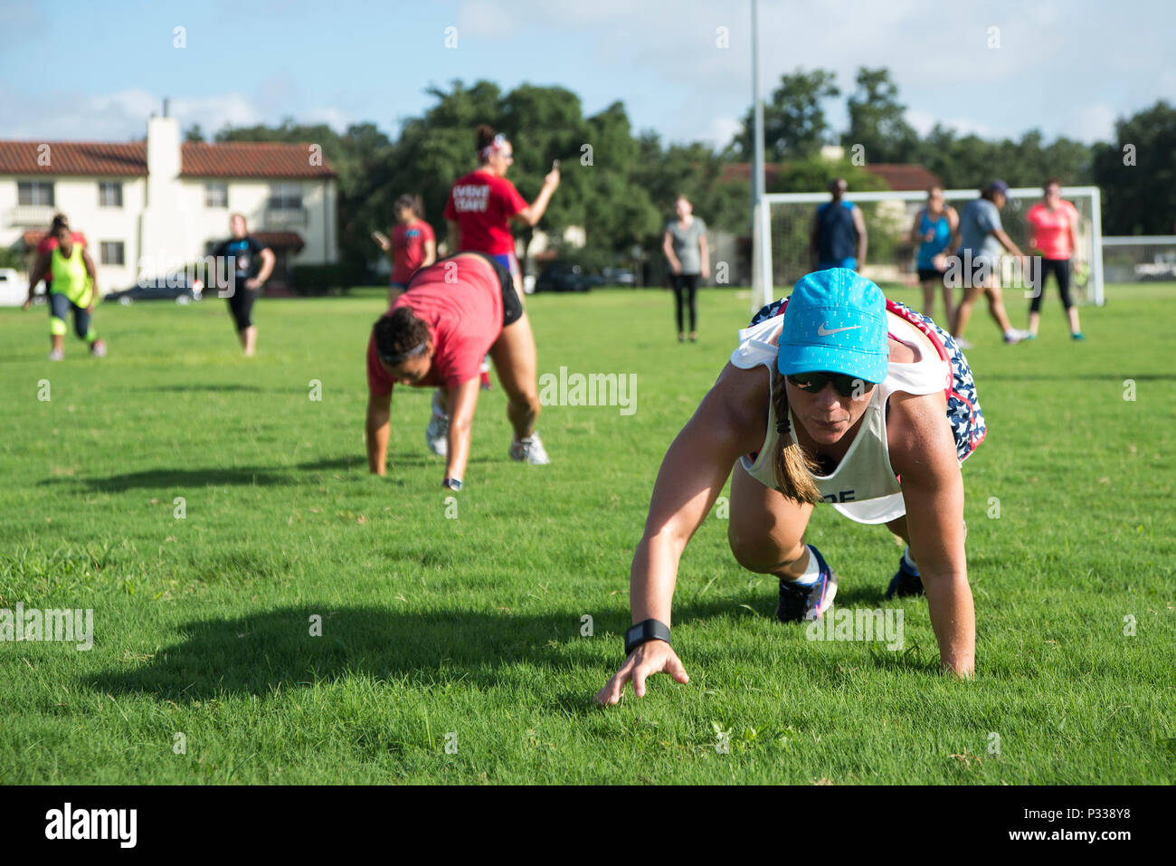 Bear crawls workout hi-res stock photography and images - Alamy Bear crawls workout hi-res stock photography and images - Alamy
