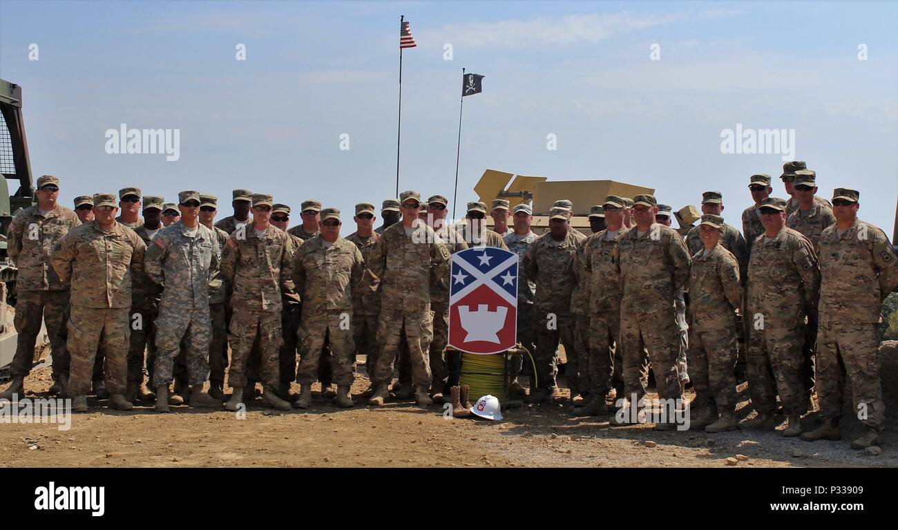 U.S. Soldiers with the 913th Engineer Company, 194th Engineer Brigade ...