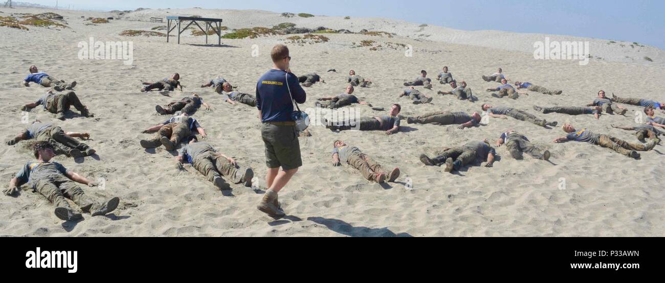 160818-N-VY375-348 CORONADO (Aug. 18, 2016) – A Petty Officer 1st Class ...