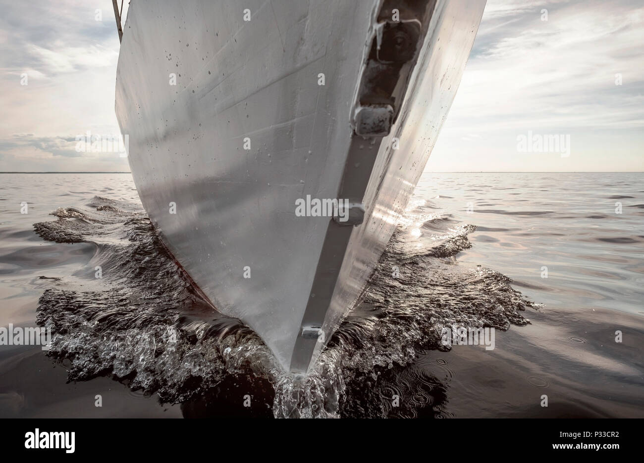 Sailing ship close up side view hi-res stock photography and images - Alamy