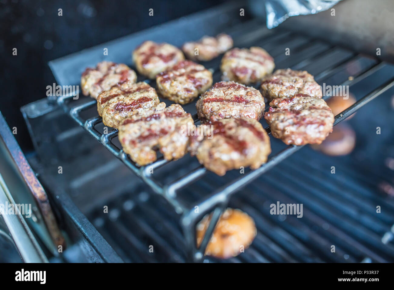 Mini burgers hi-res stock photography and images - Alamy