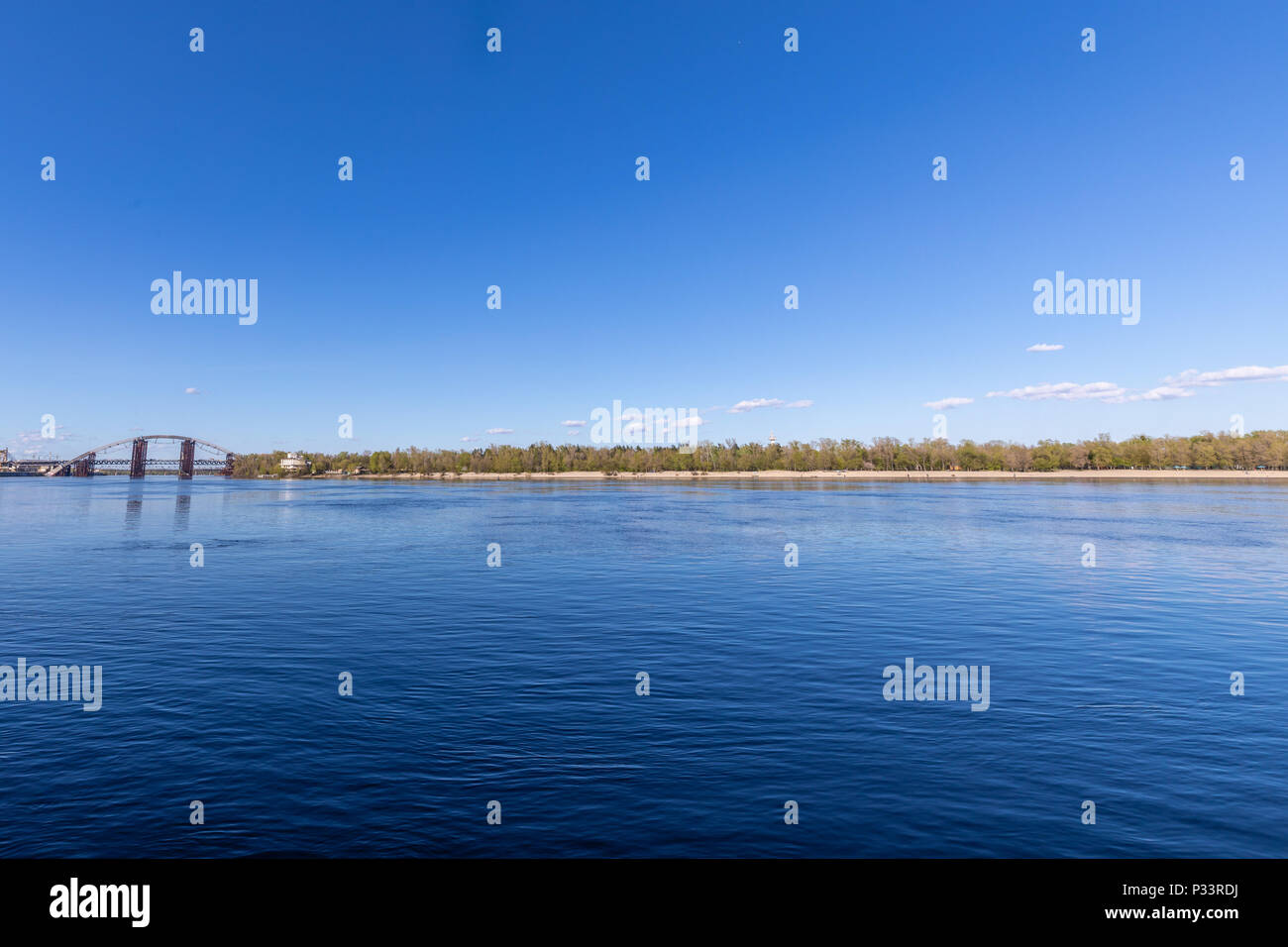 Horizon line water blue hi-res stock photography and images - Alamy