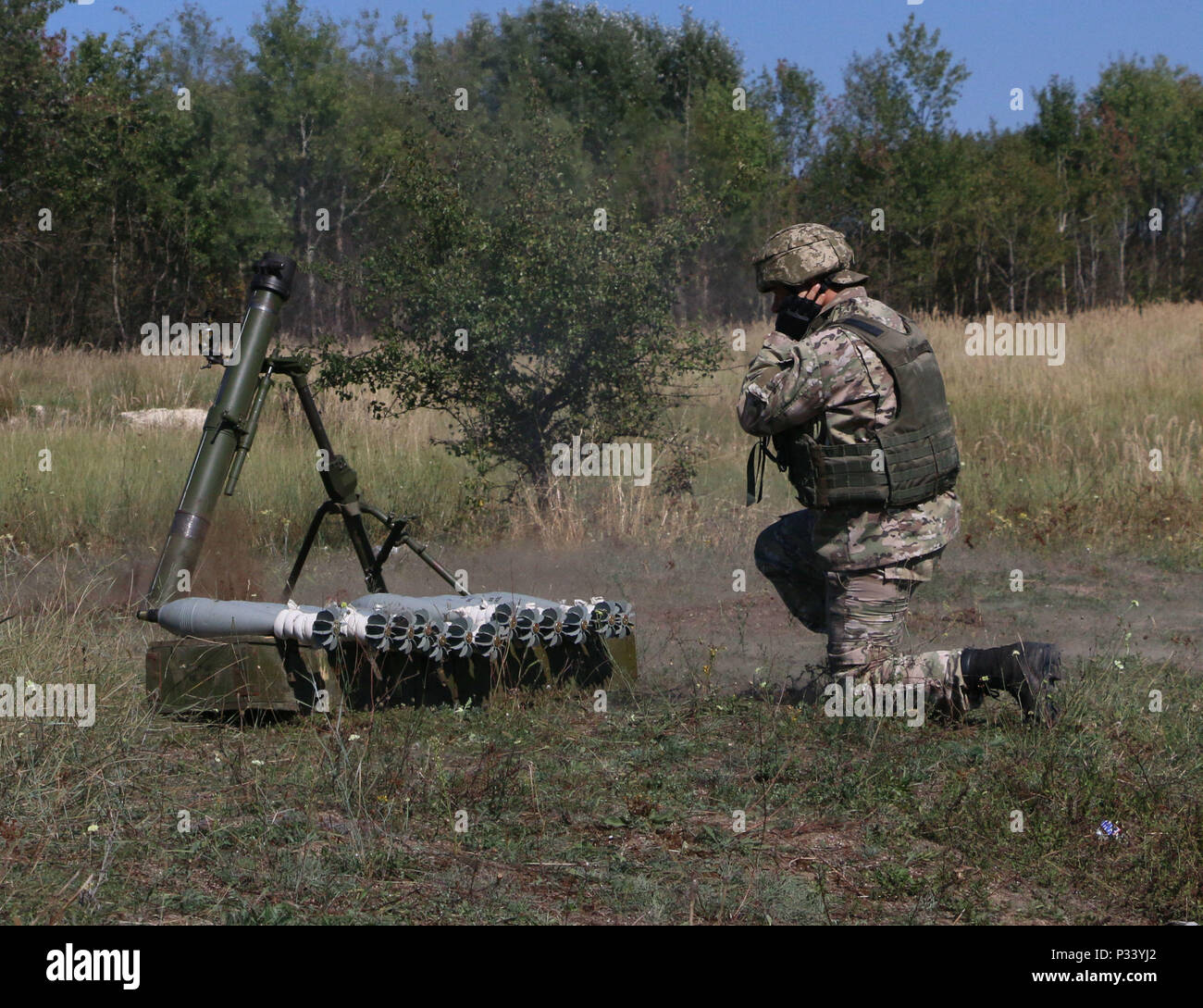 Assistant gunner loading hi-res stock photography and images - Alamy
