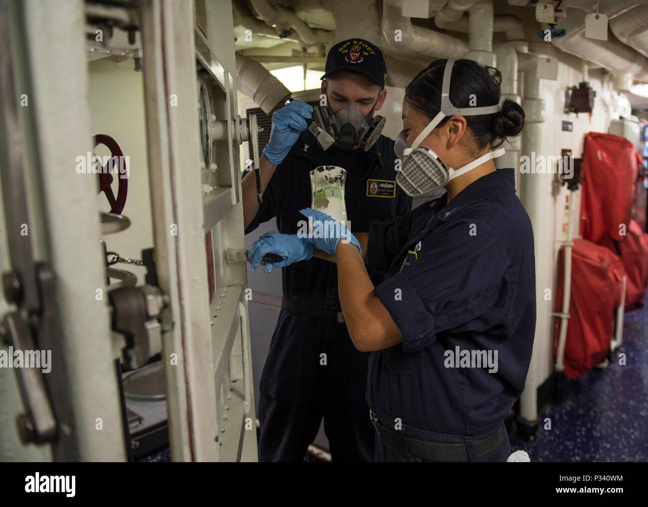 160831-N-GP524-110 NAVAL SUPPORT ACTIVITY BAHRAIN (Aug. 31, 2016) Ship ...