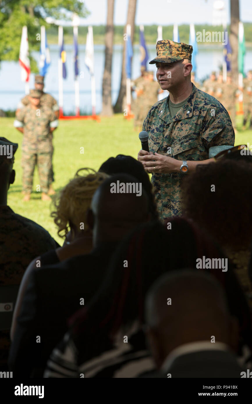 Gunnery sgt johnson marine officer hi-res stock photography and images ...