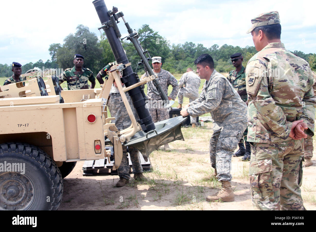 M120 mortar hi-res stock photography and images - Alamy