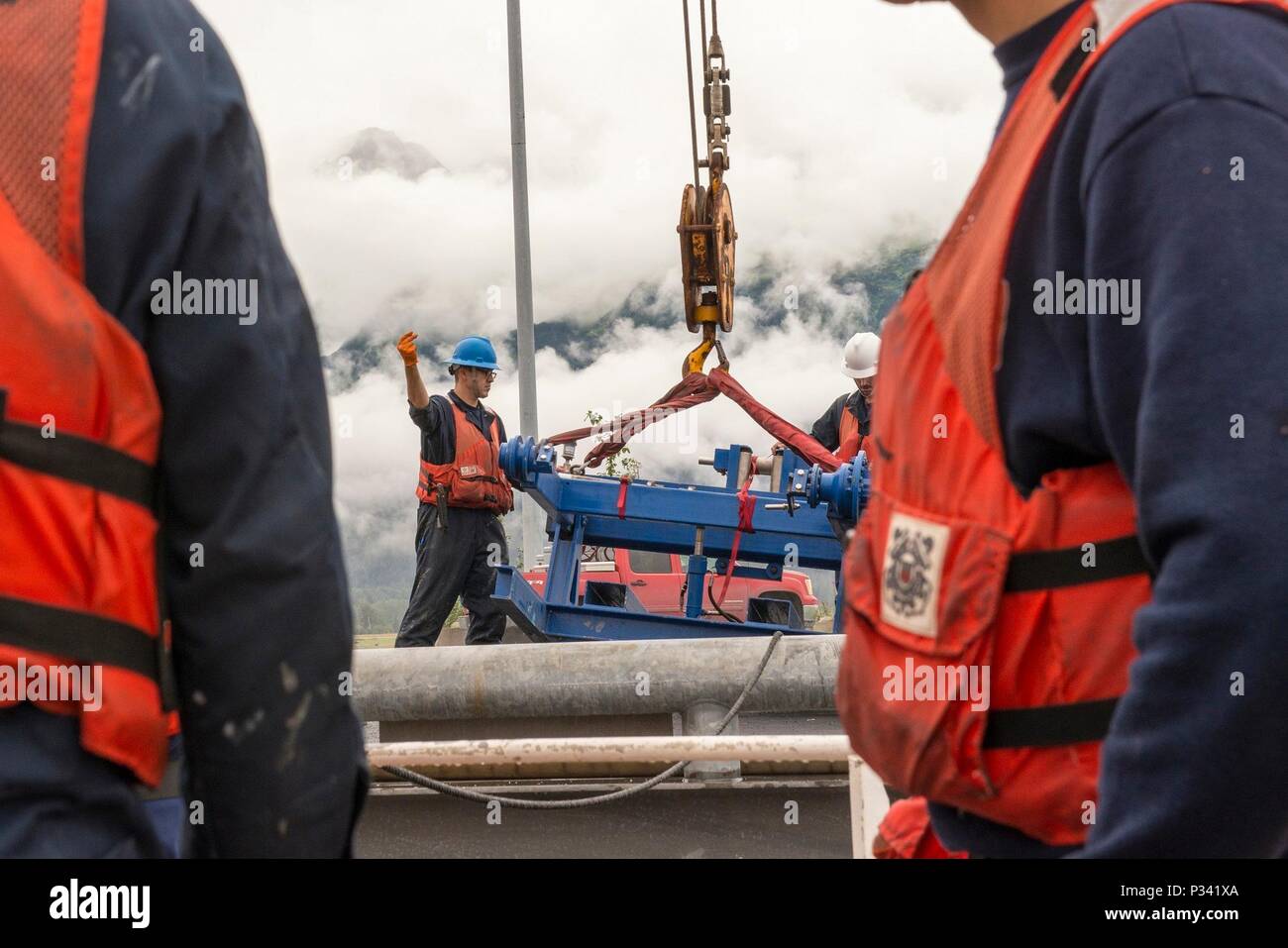 Crain operator hi-res stock photography and images - Alamy