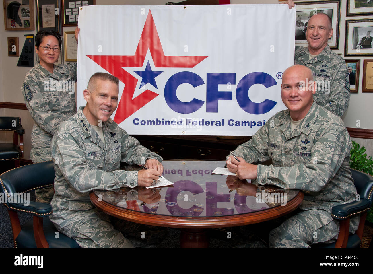 Cmsgt elizabeth carty hi-res stock photography and images - Alamy