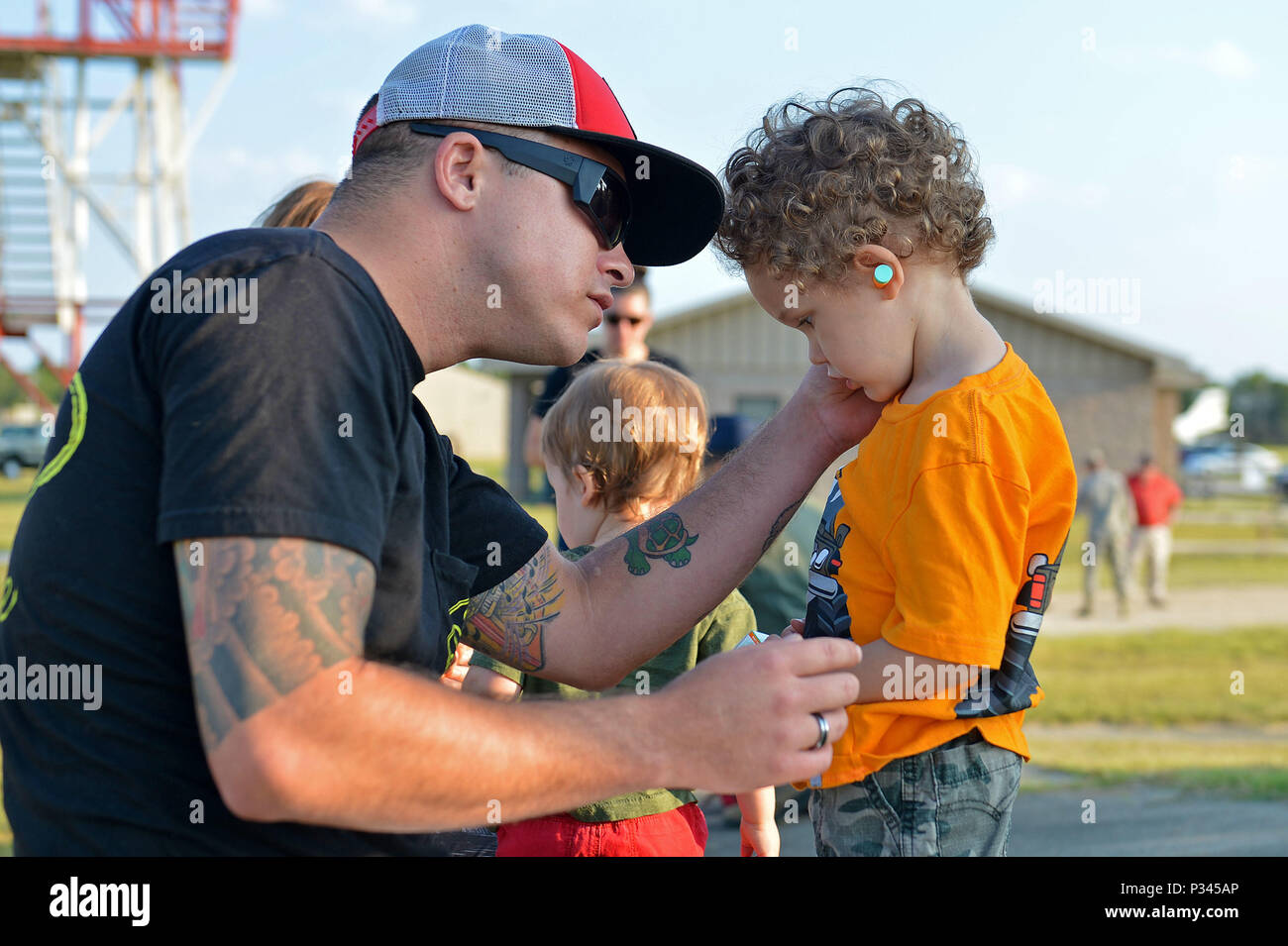 U.S. Air Force Tech. Sgt. James Fairbanks, 20th Aircraft Maintenance ...
