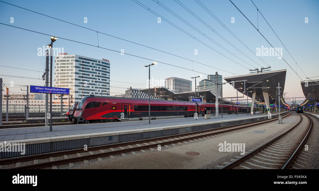 Platforms of Vienna Central Station (Hauptbahnhof), Austria Stock Photo ...