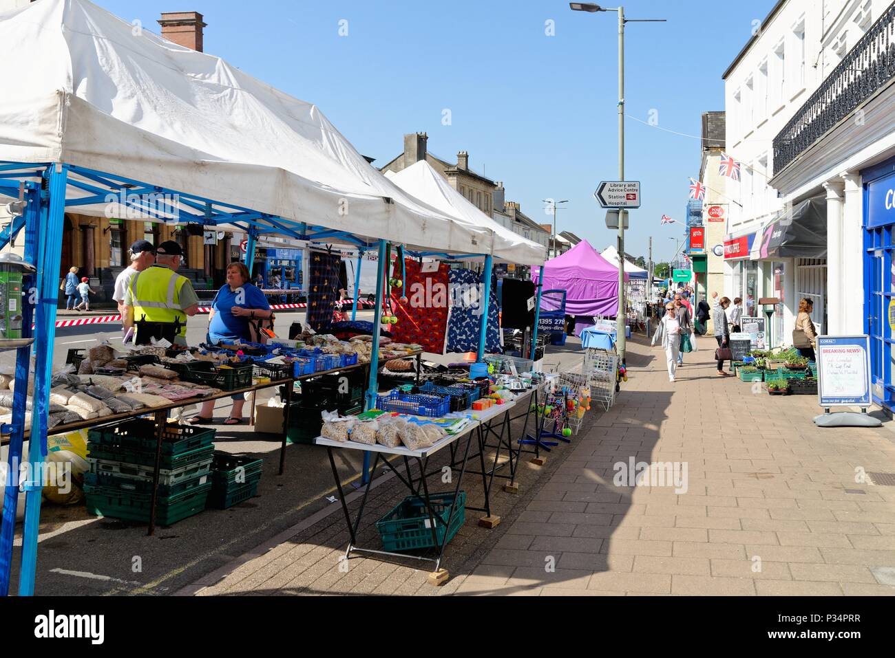 Market day honiton devon uk hi-res stock photography and images - Alamy