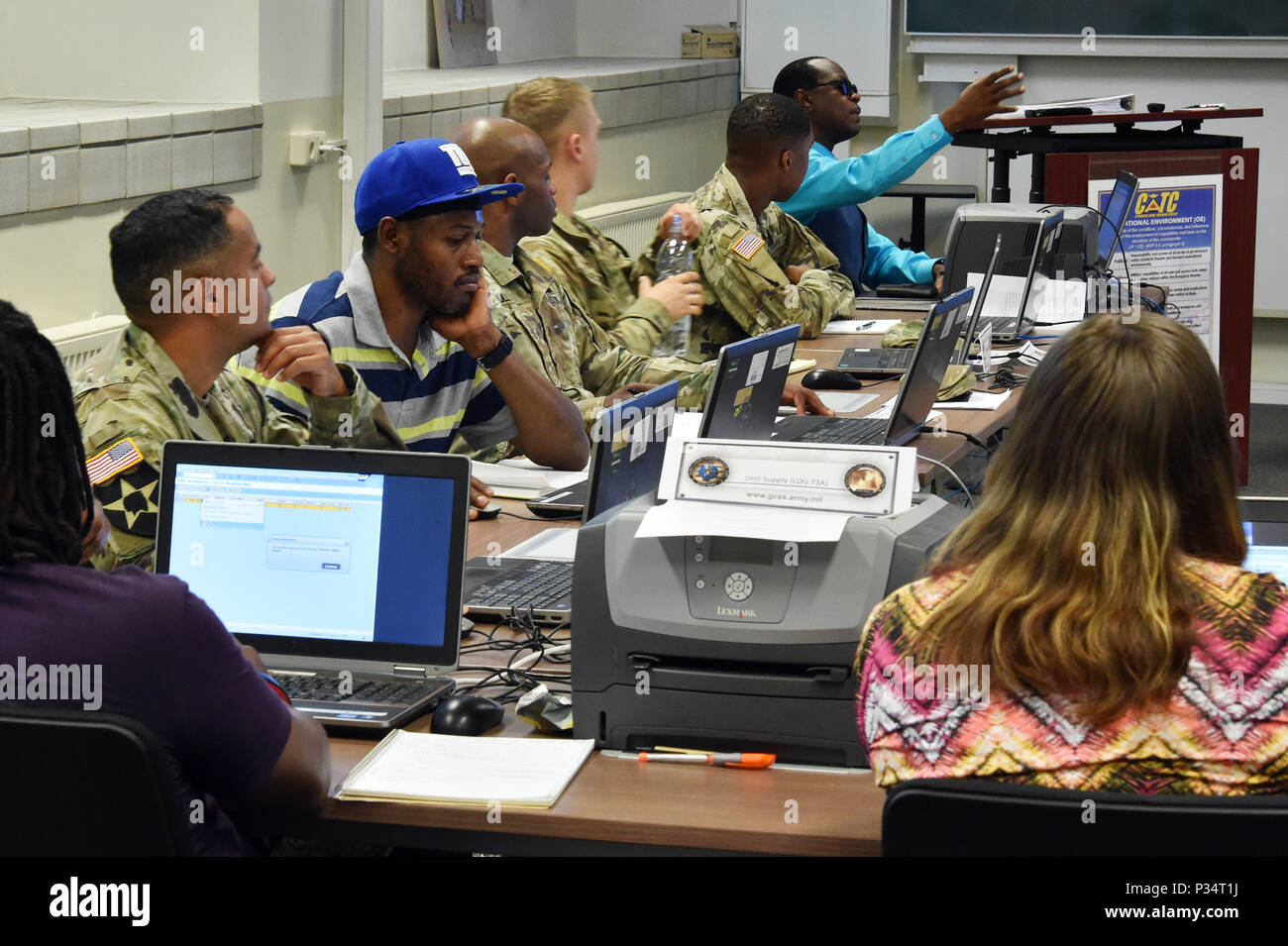 Students attend a 7th Army Combined Arms Training Center (CATC) Unit ...