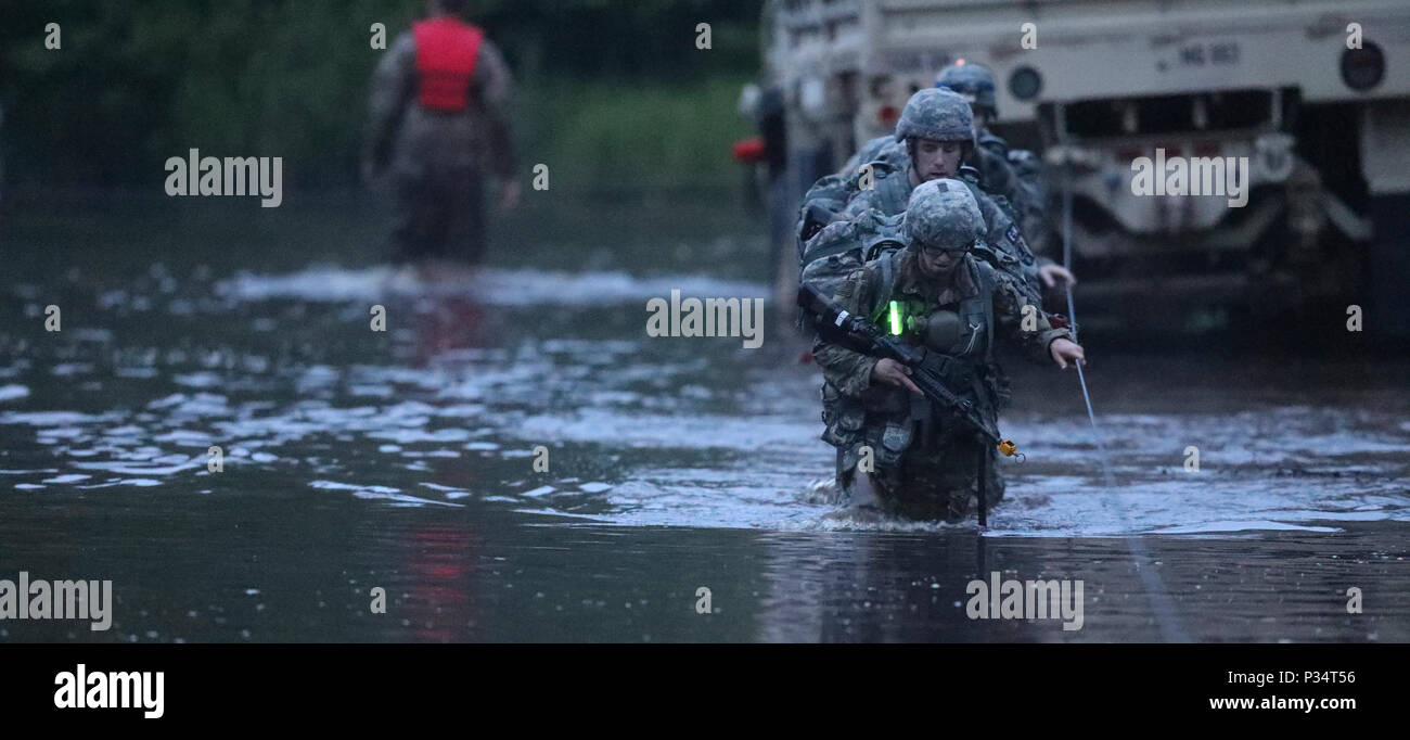 U.S. Army Reserve Soldiers conduct the ruck march at the 2018 U.S. Army ...