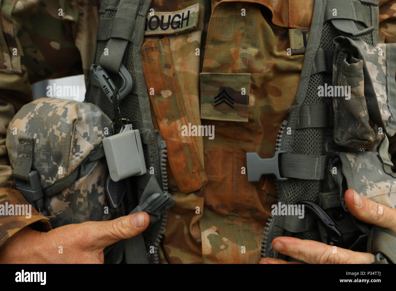 Warrior prepares to compete in the Mark 19 40 mm grenade machine gun ...