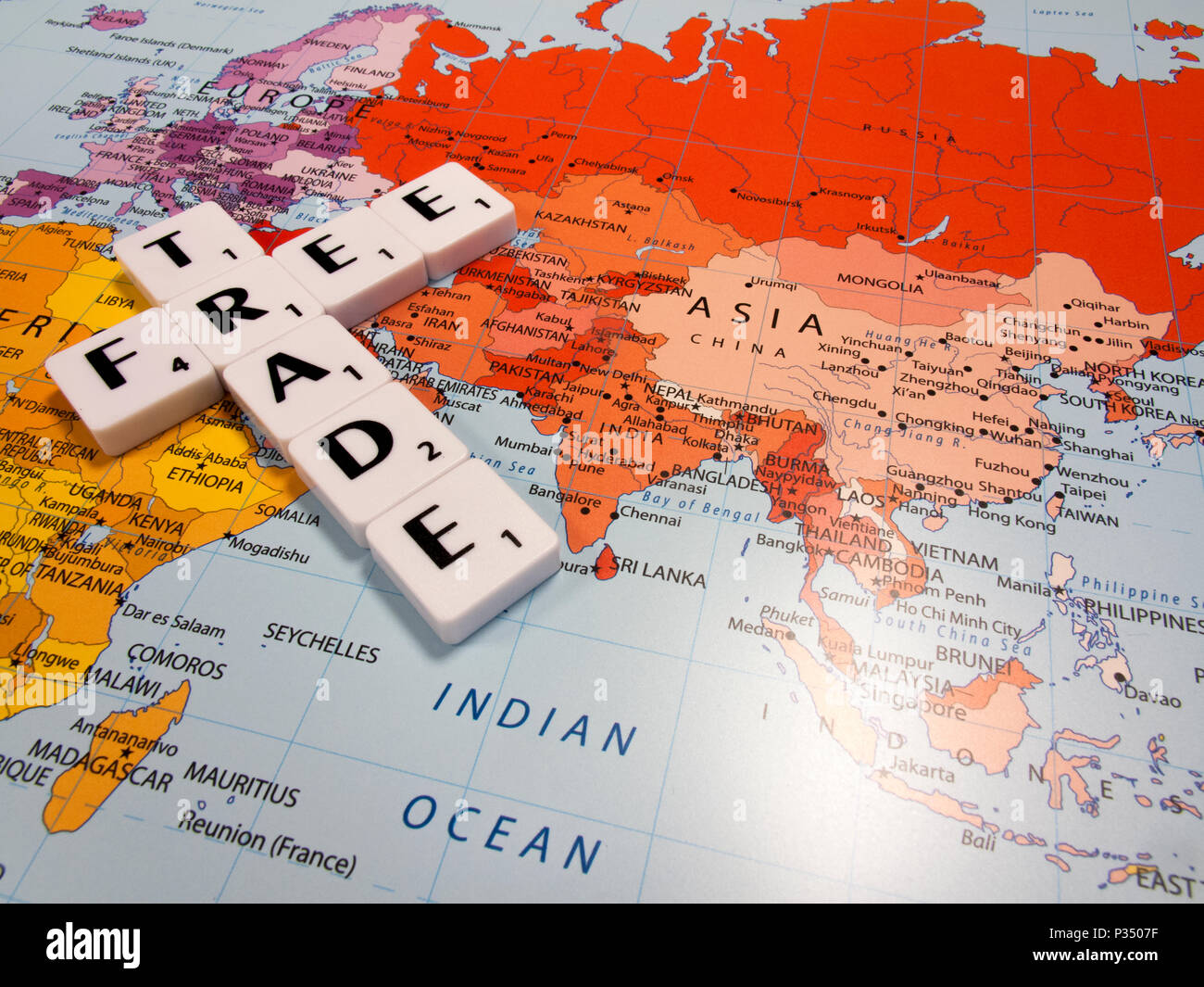 Tariffs world map hi-res stock photography and images - Alamy
