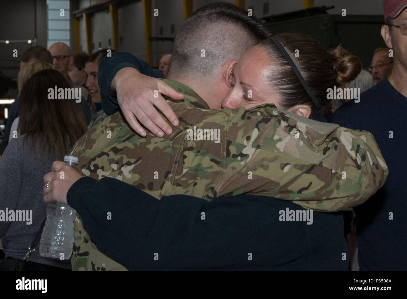 A U.S. Soldier with Charlie Company, 3rd Battalion, 126th Aviation ...