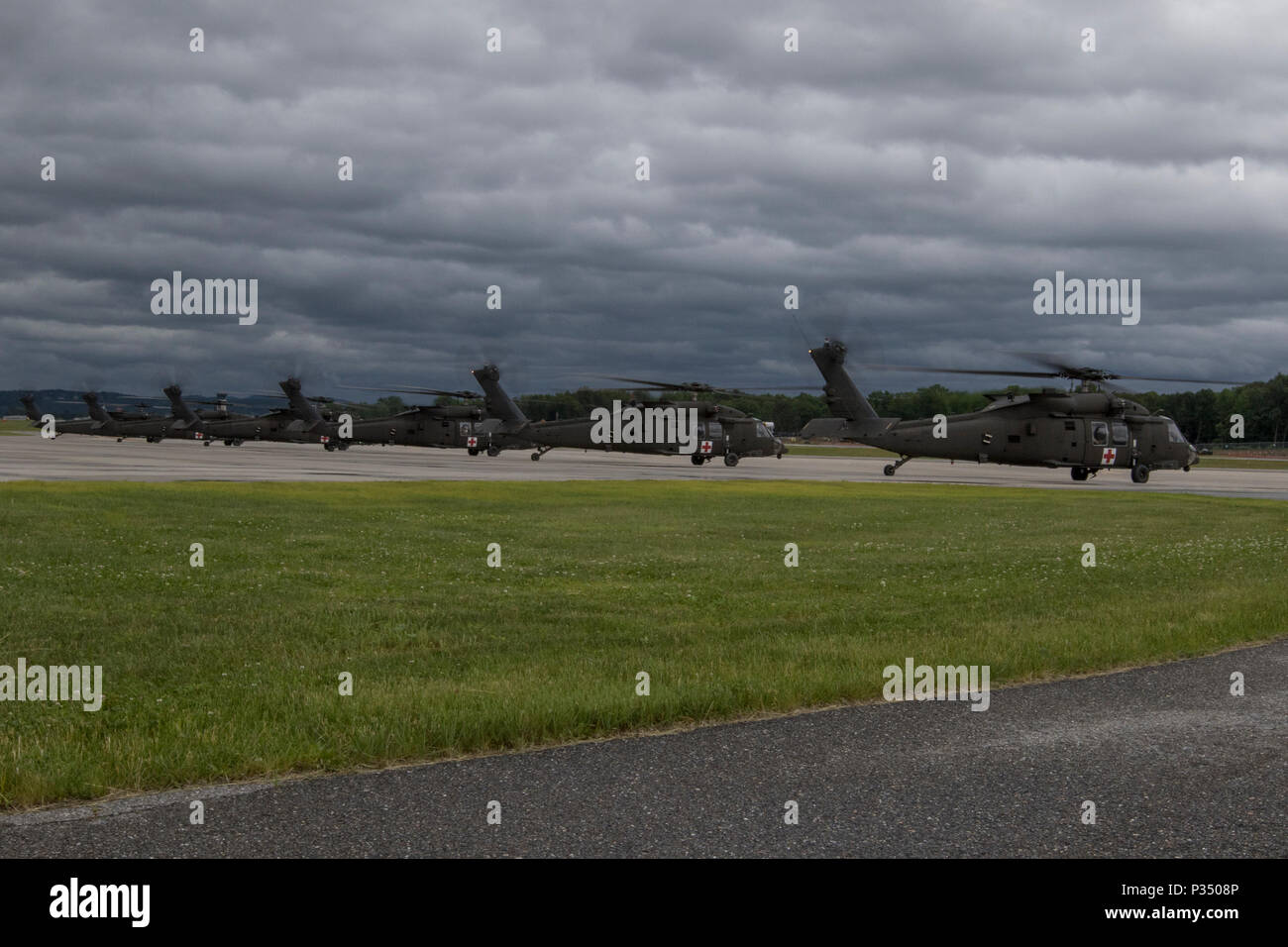 U.S. Army UH-60M Black Hawks with Charlie Company, 3rd Battalion, 126th ...