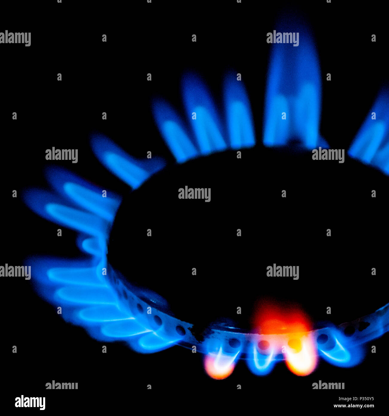 Hot blue flame hi-res stock photography and images - Alamy
