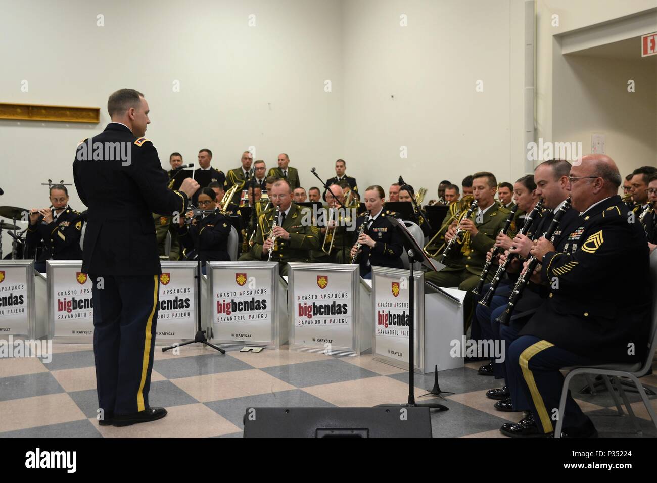 The 28th Infantry Division Band and the KASP Bigbendas played jointly ...