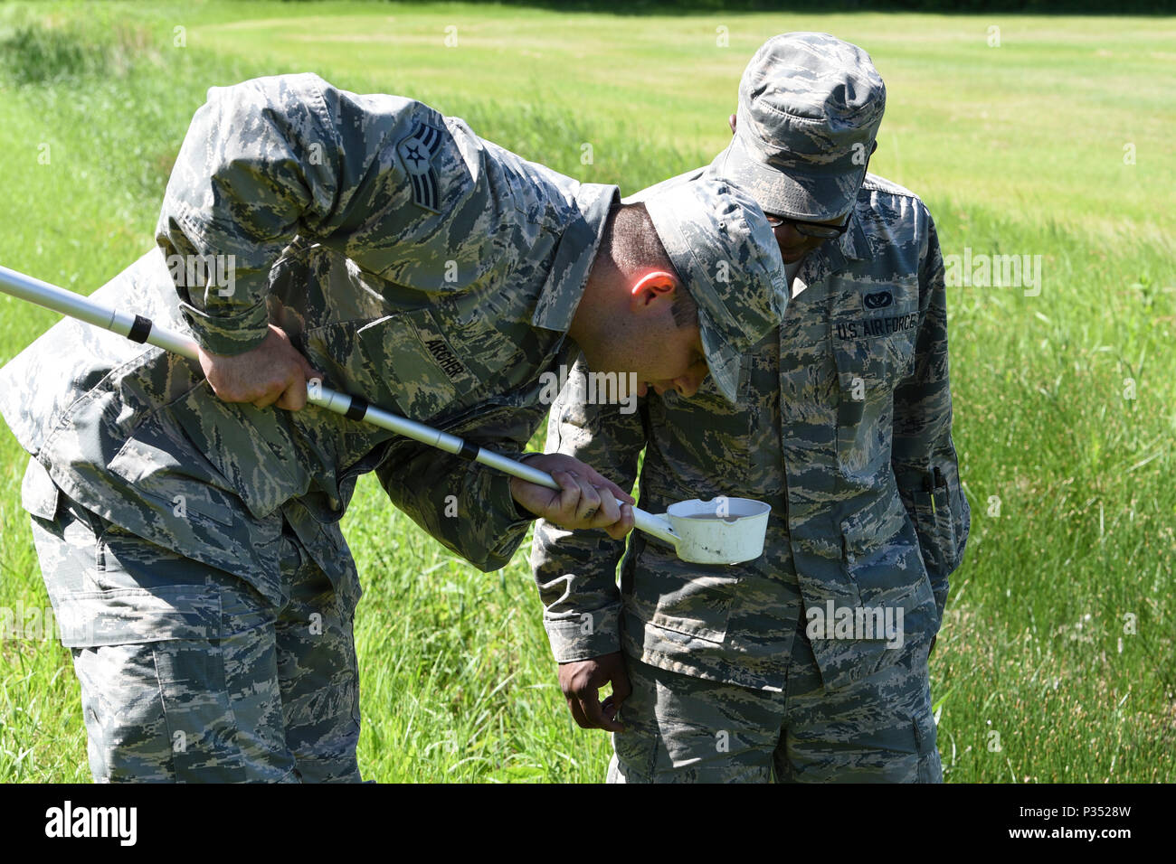 Senior Airman Patrick Archer and Airman 1st Class Jonathon Simmons ...