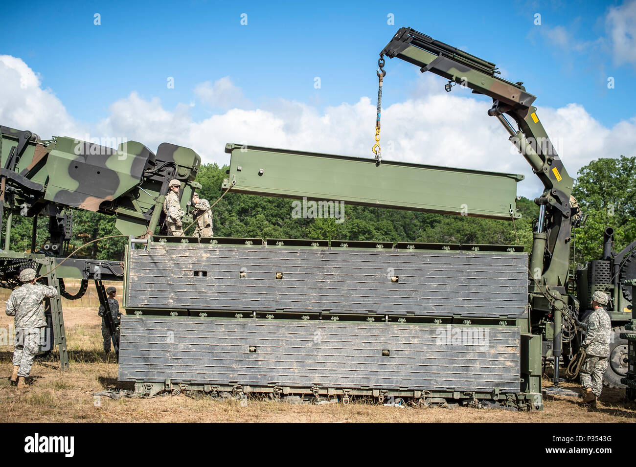Soldiers from the 1437th Multi-Role Bridge Company, Sault Ste. Marie ...