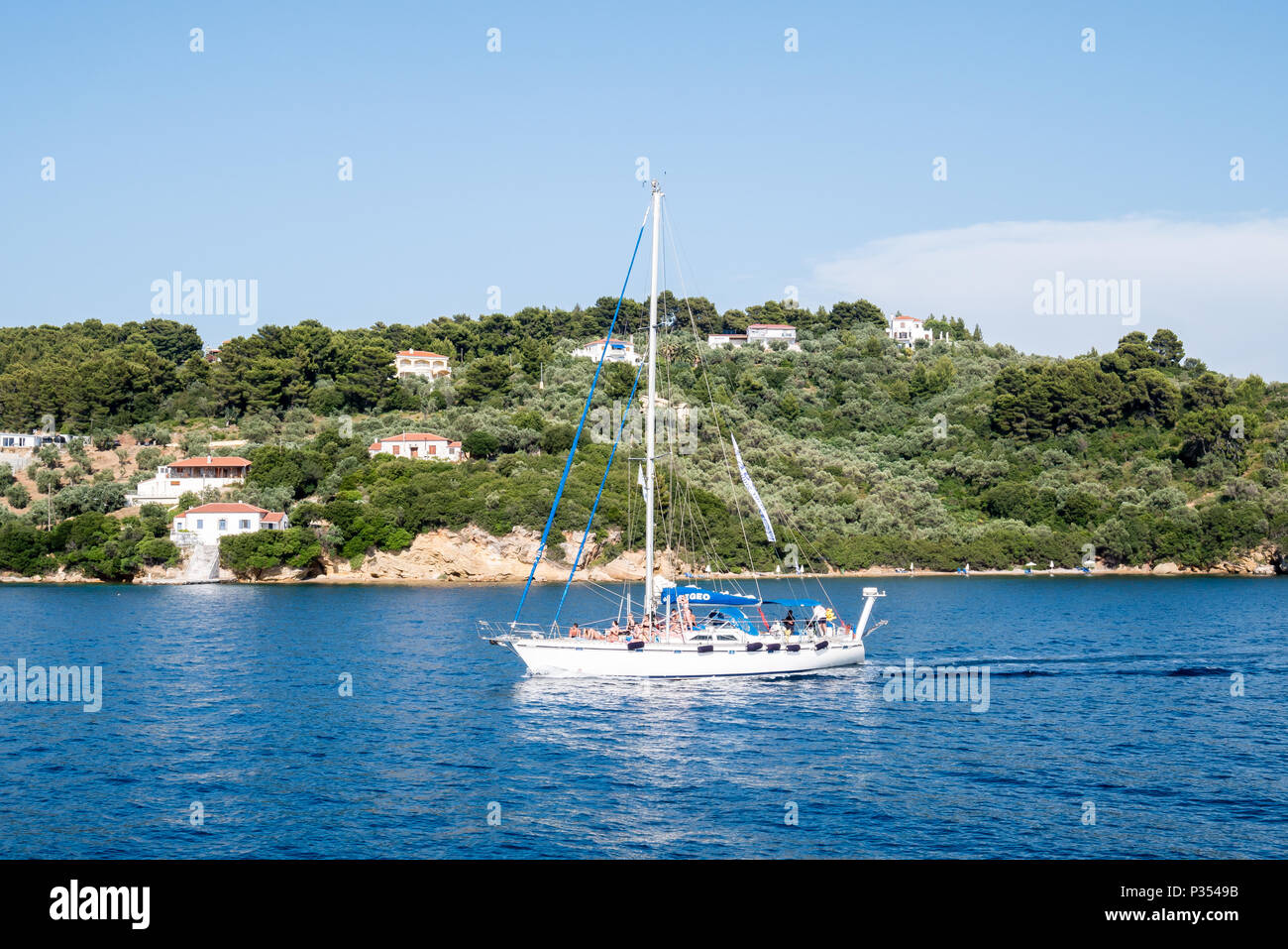 Yacht sailing in the greek islands Stock Photo - Alamy