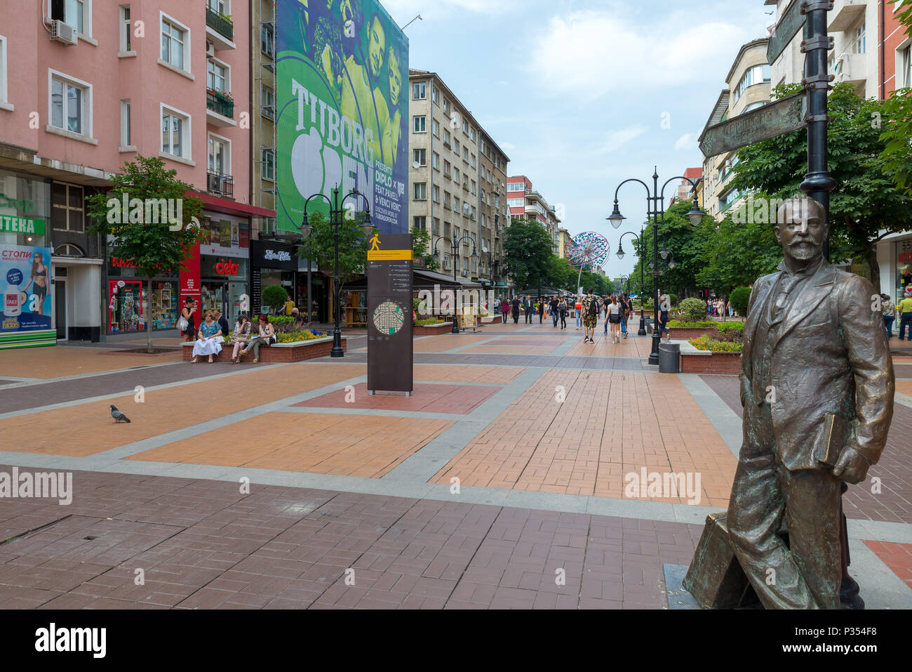 Sofia bulgaria vitosha boulevard hi-res stock photography and images - Alamy