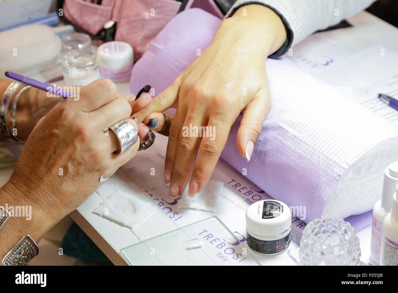 Esthetiworld by Cosmoprof: nails and makeup demonstrations to show ...