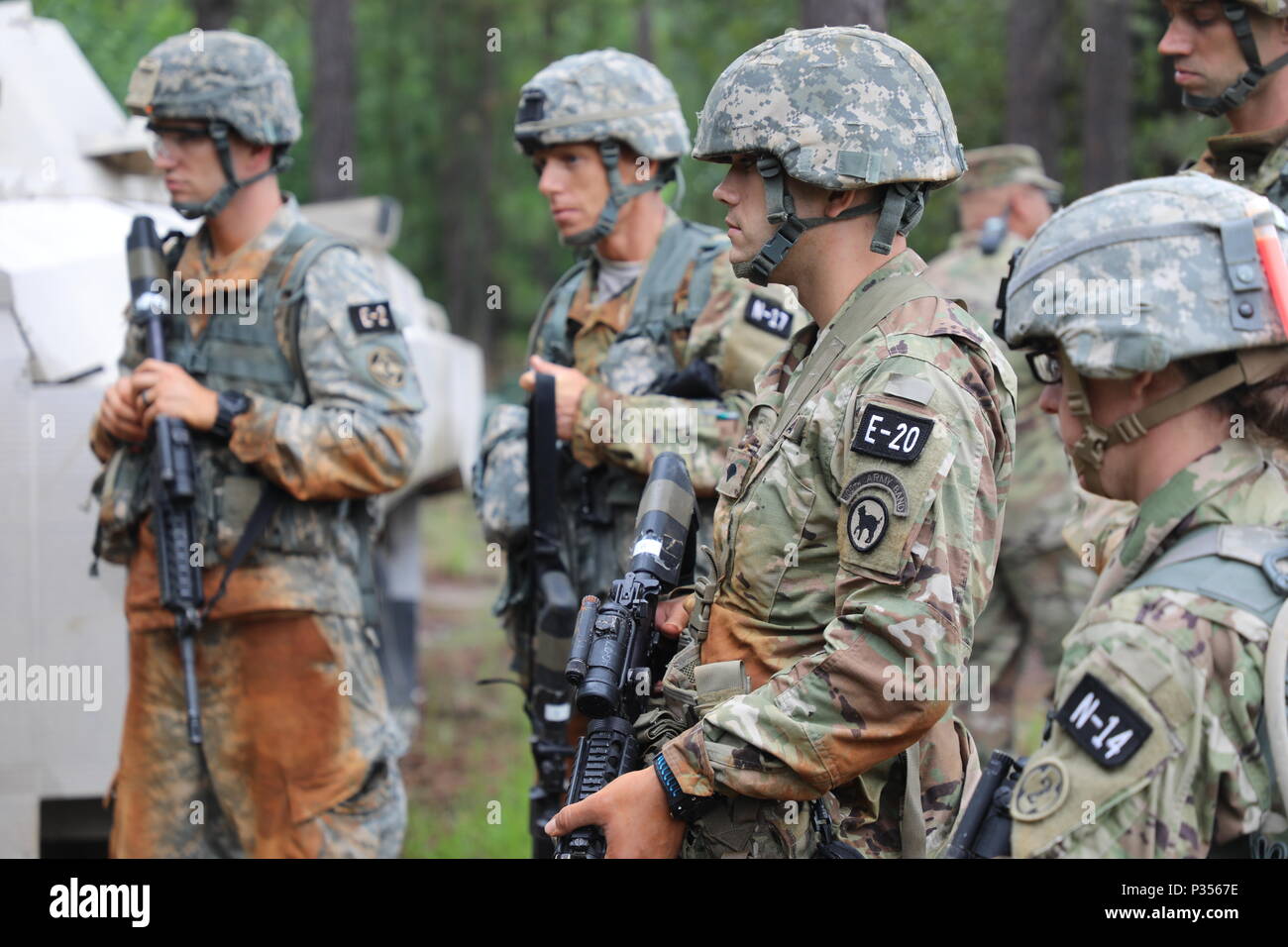 Weapon familiarization physical training hi-res stock photography and ...