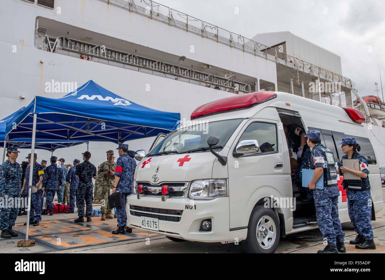 Tokyo ambulance hi-res stock photography and images - Alamy