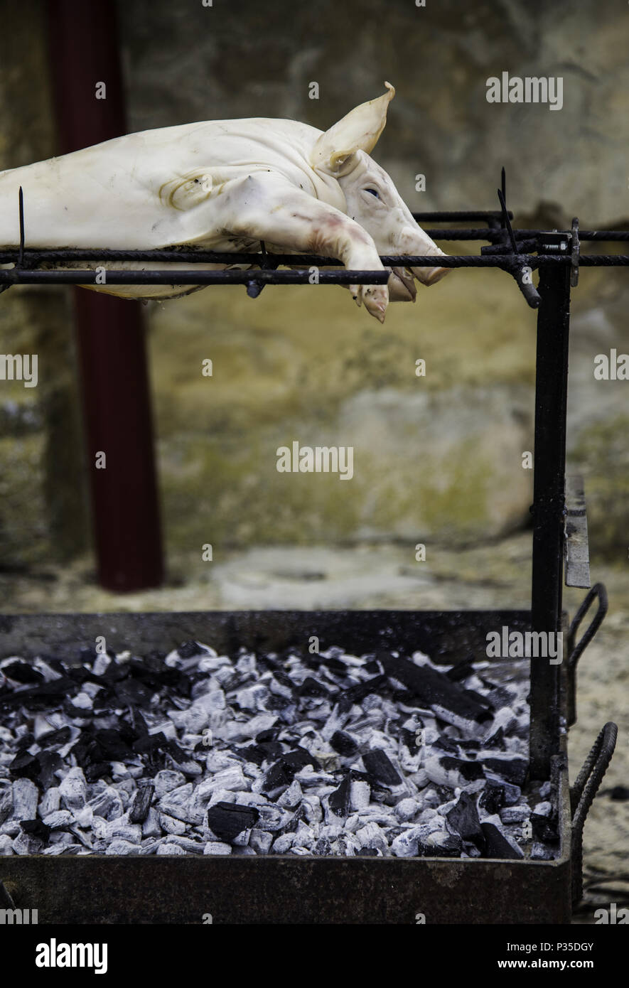 Luau and pig hi-res stock photography and images - Alamy