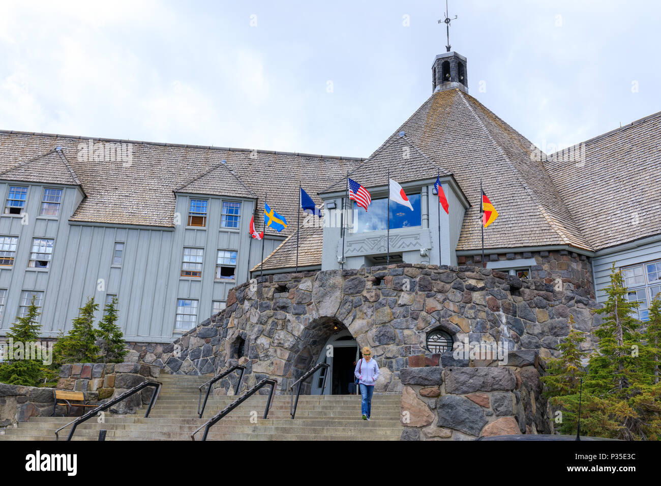 Timberline lodge hi-res stock photography and images - Alamy