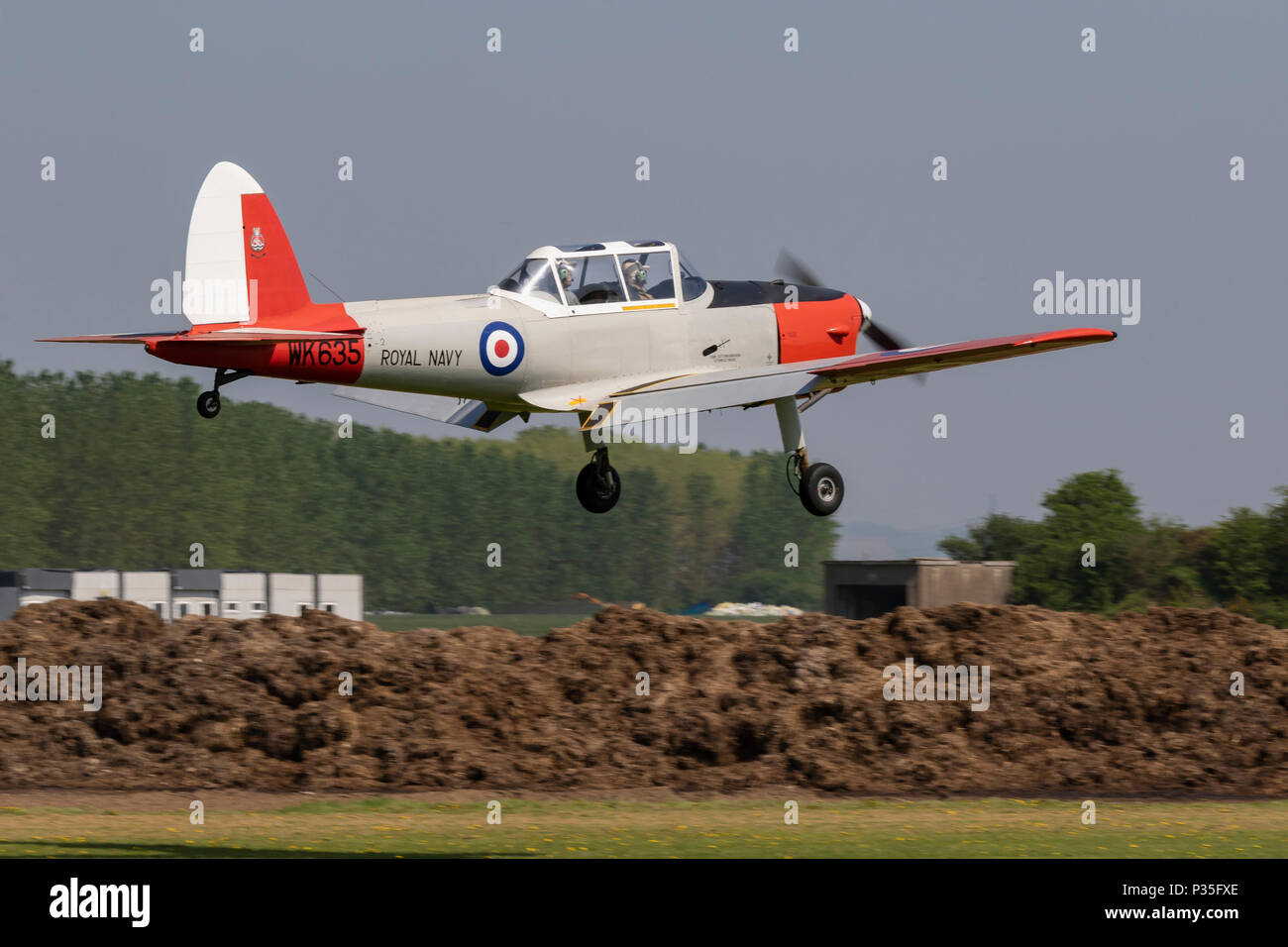 De Havilland (Canada) DHC-1 Chipmunk 22 WK360 G-BXDG Stock Photo - Alamy